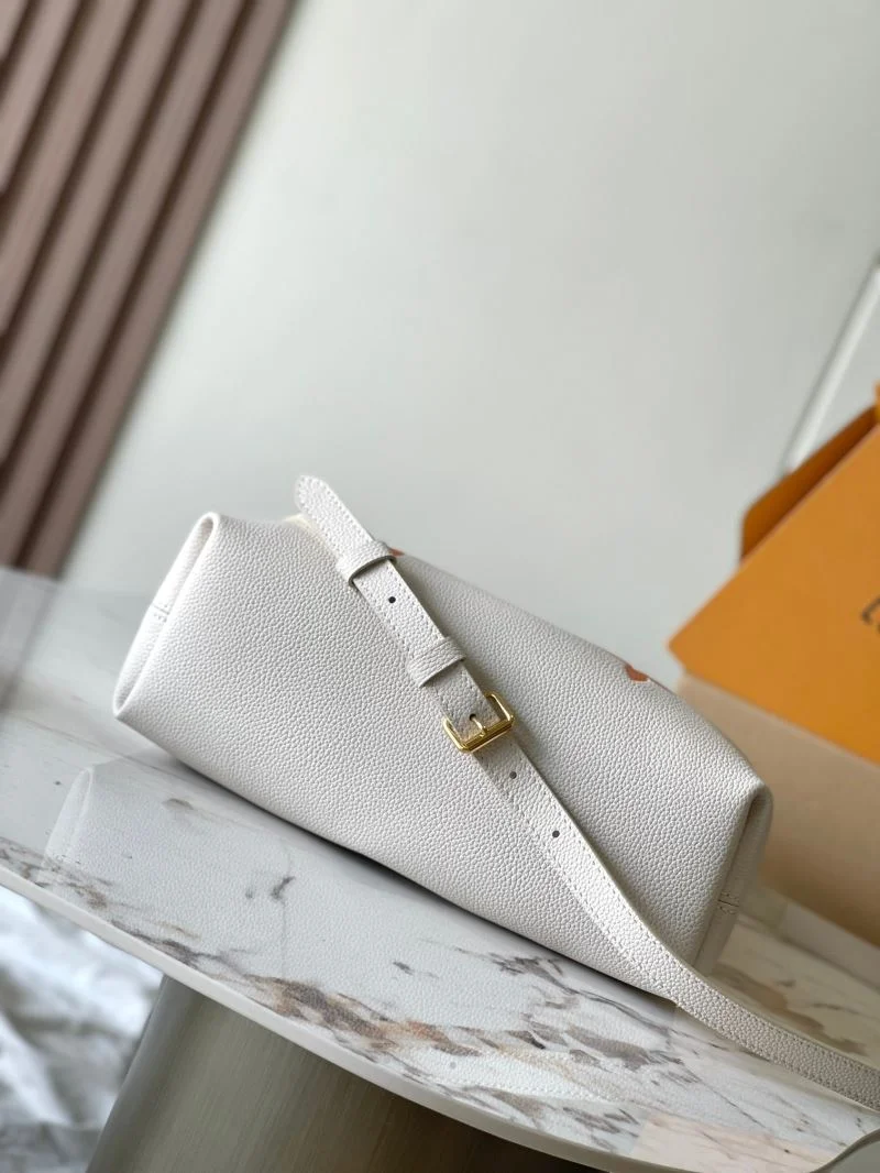 Reasonably priced Louis Vuitton Bucket Bags