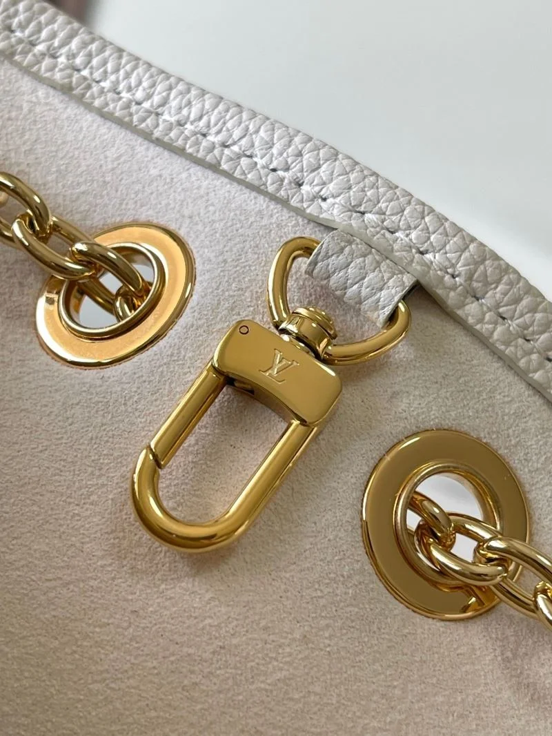 Reasonably priced Louis Vuitton Bucket Bags