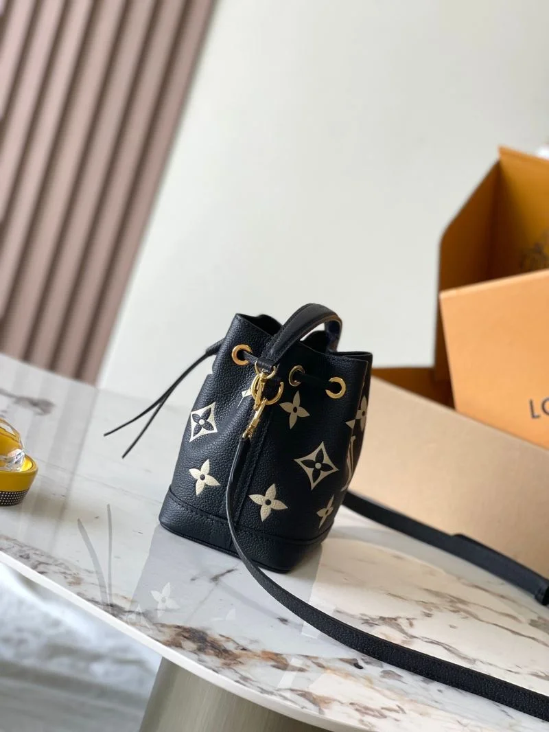 Top match Louis Vuitton Bucket Bags