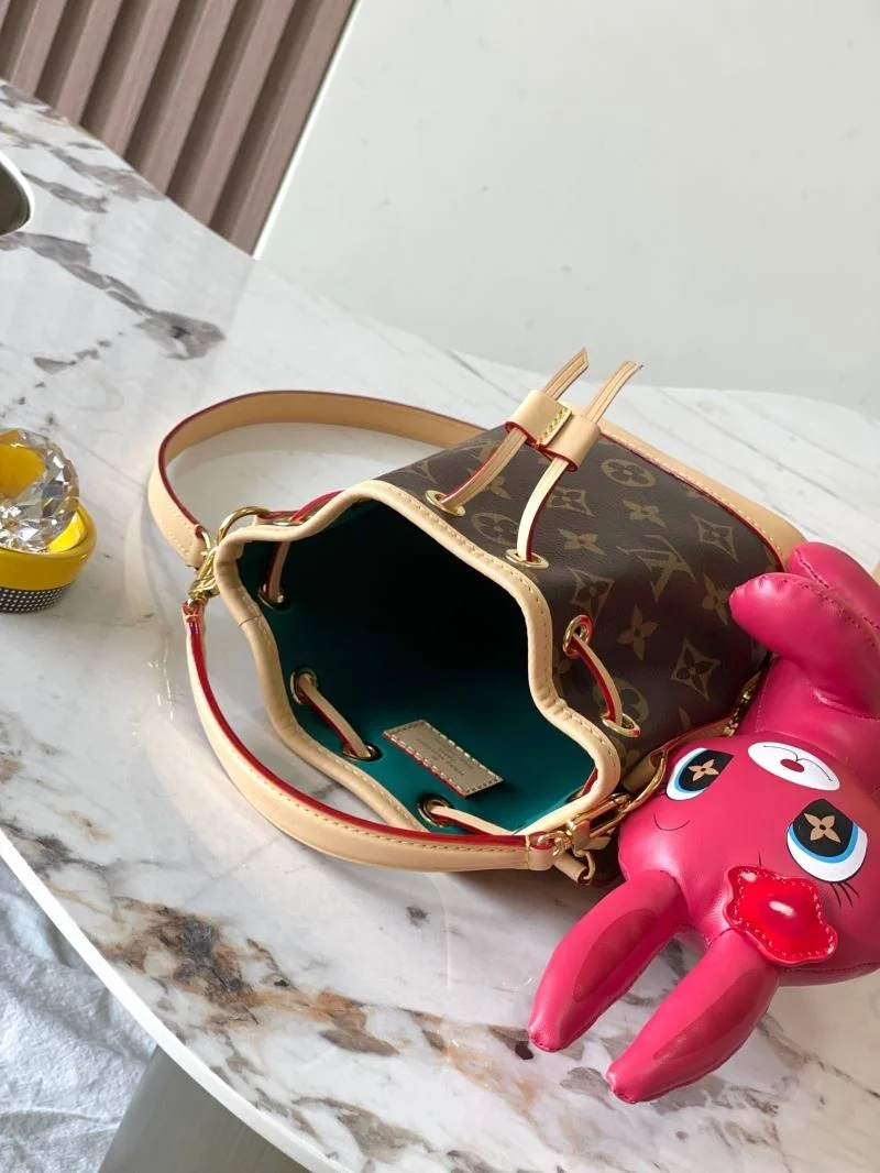 Official Louis Vuitton Bucket Bags