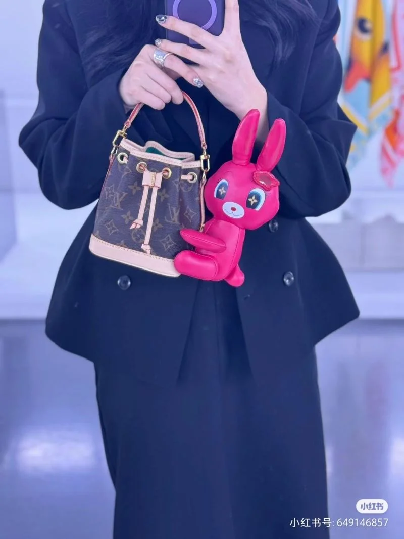 Official Louis Vuitton Bucket Bags