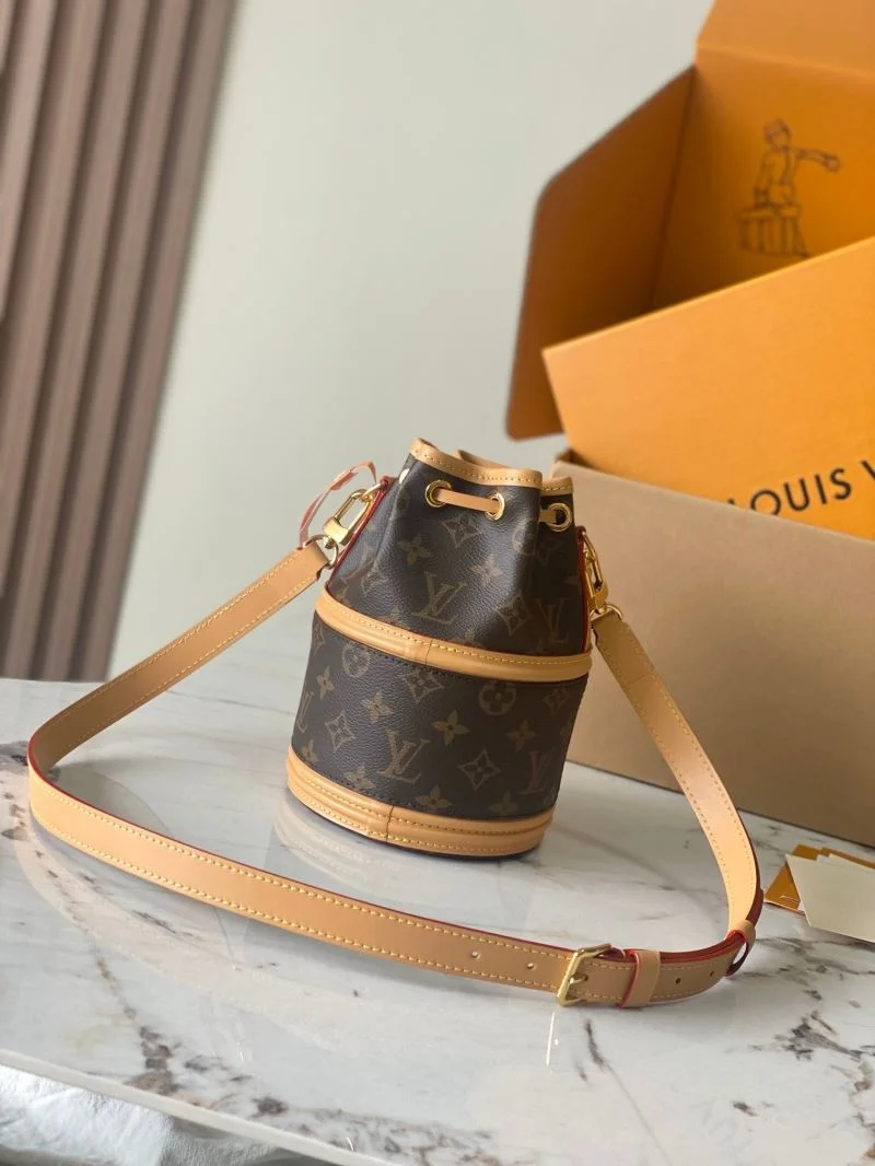 Accurate model Louis Vuitton Bucket Bags