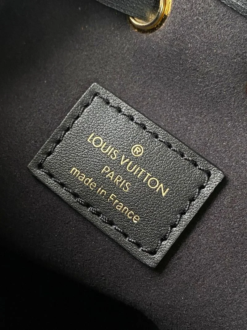 Top mirror Louis Vuitton Bucket Bags