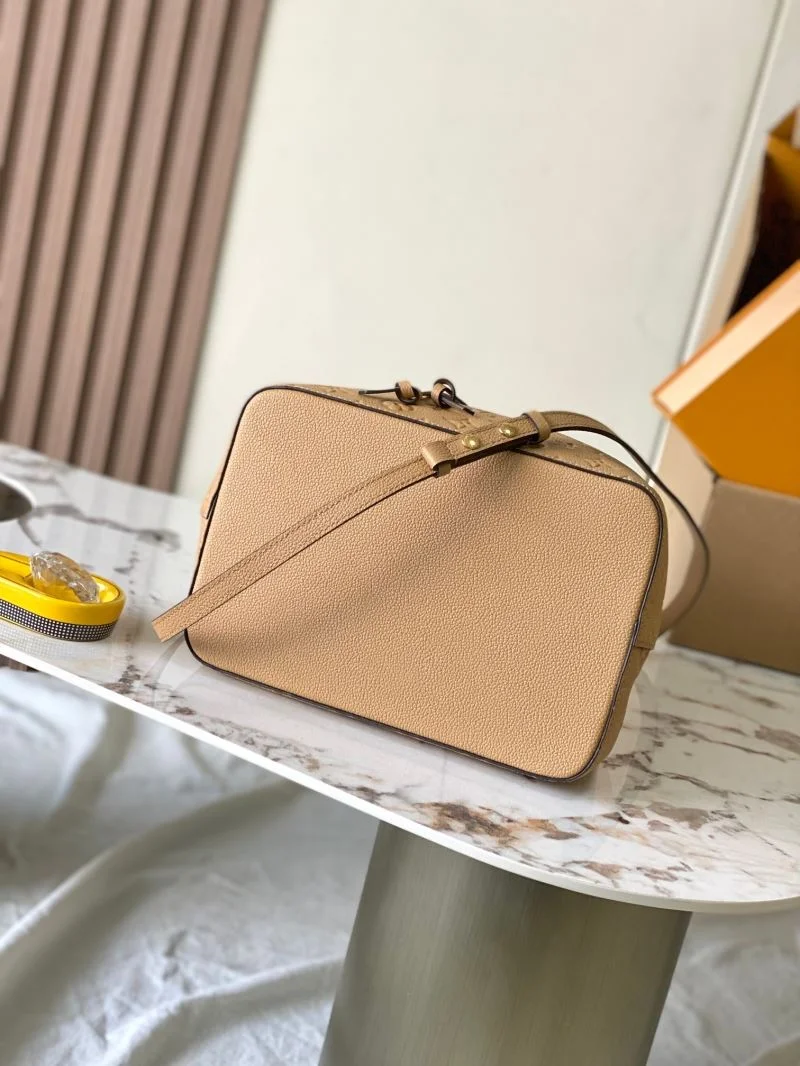High fidelity Louis Vuitton Bucket Bags