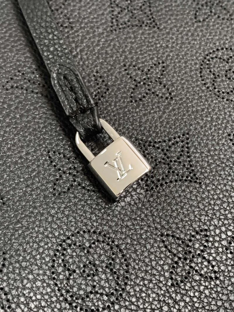 Accurate model Louis Vuitton Bucket Bags