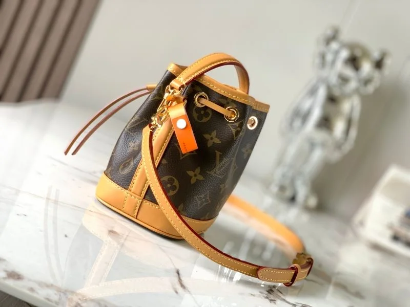 High fidelity Louis Vuitton Bucket Bags