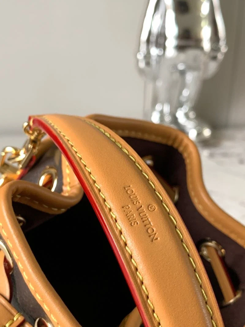 High fidelity Louis Vuitton Bucket Bags