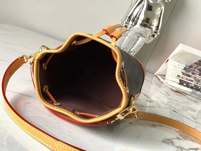 High fidelity Louis Vuitton Bucket Bags