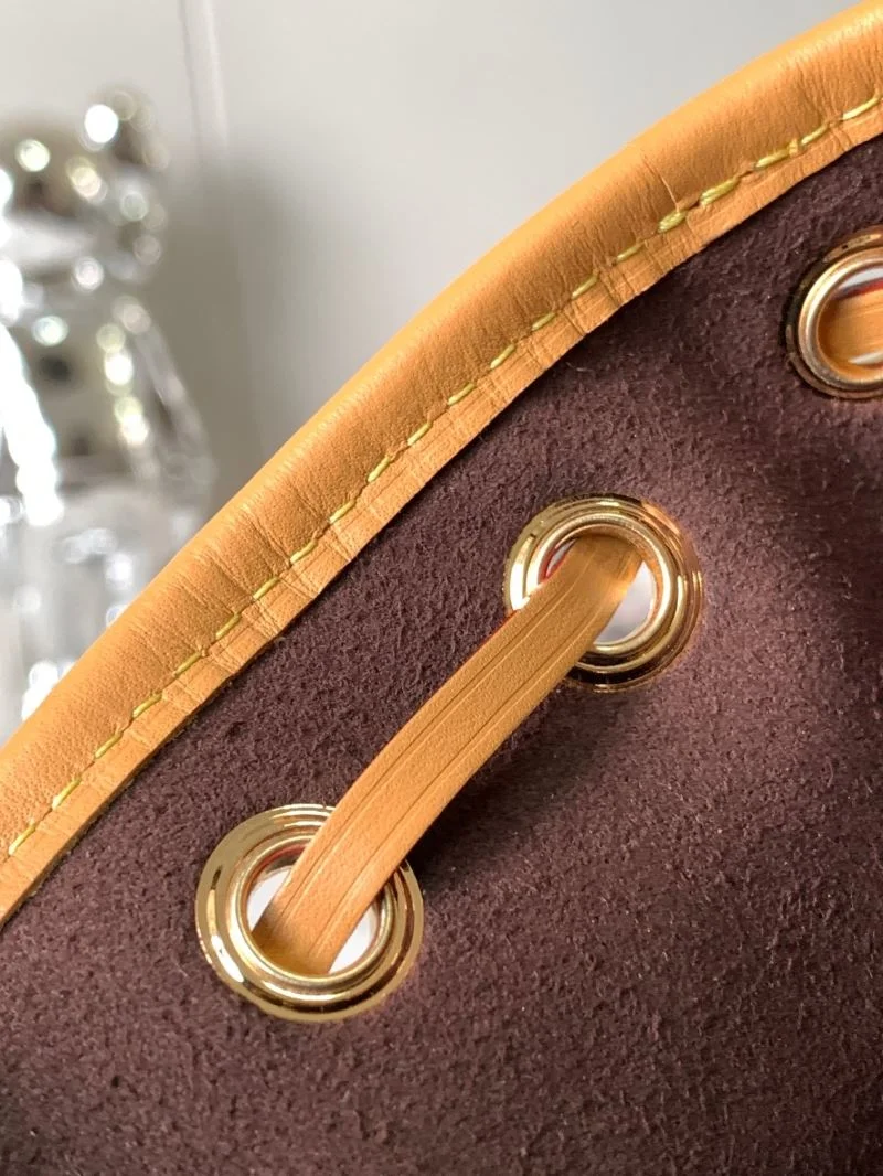 High fidelity Louis Vuitton Bucket Bags