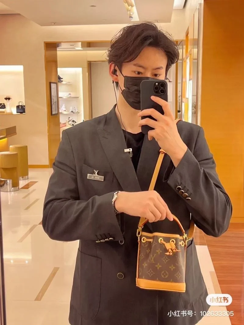 High fidelity Louis Vuitton Bucket Bags