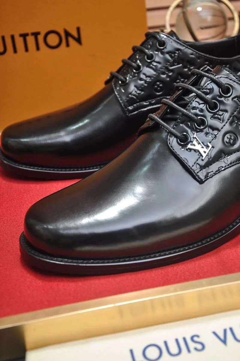Accurate model Louis Vuitton Business Shoes