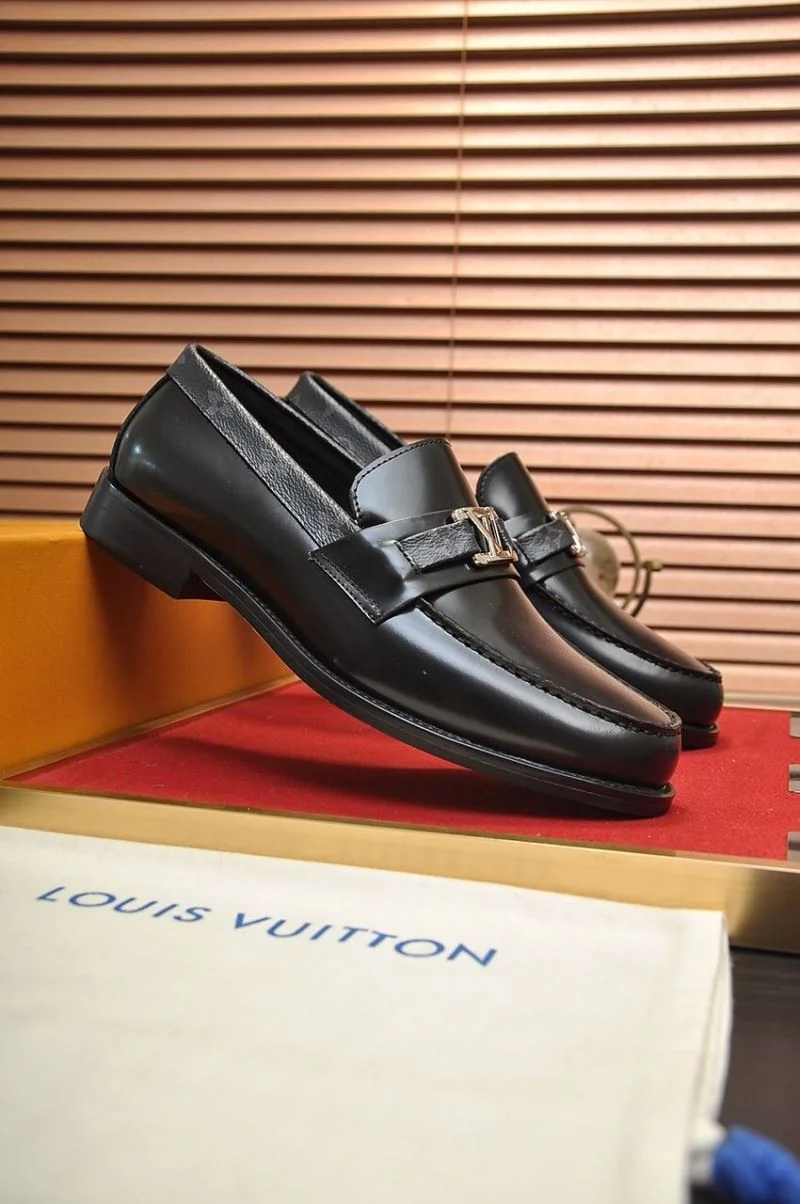 Accurate model Louis Vuitton Business Shoes