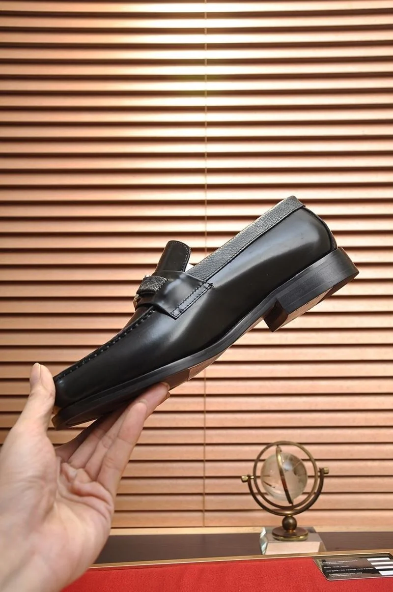 Accurate model Louis Vuitton Business Shoes
