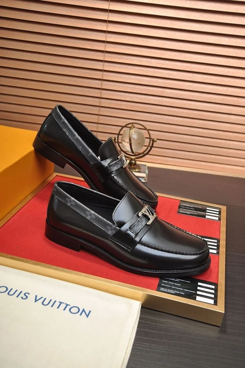 Accurate model Louis Vuitton Business Shoes