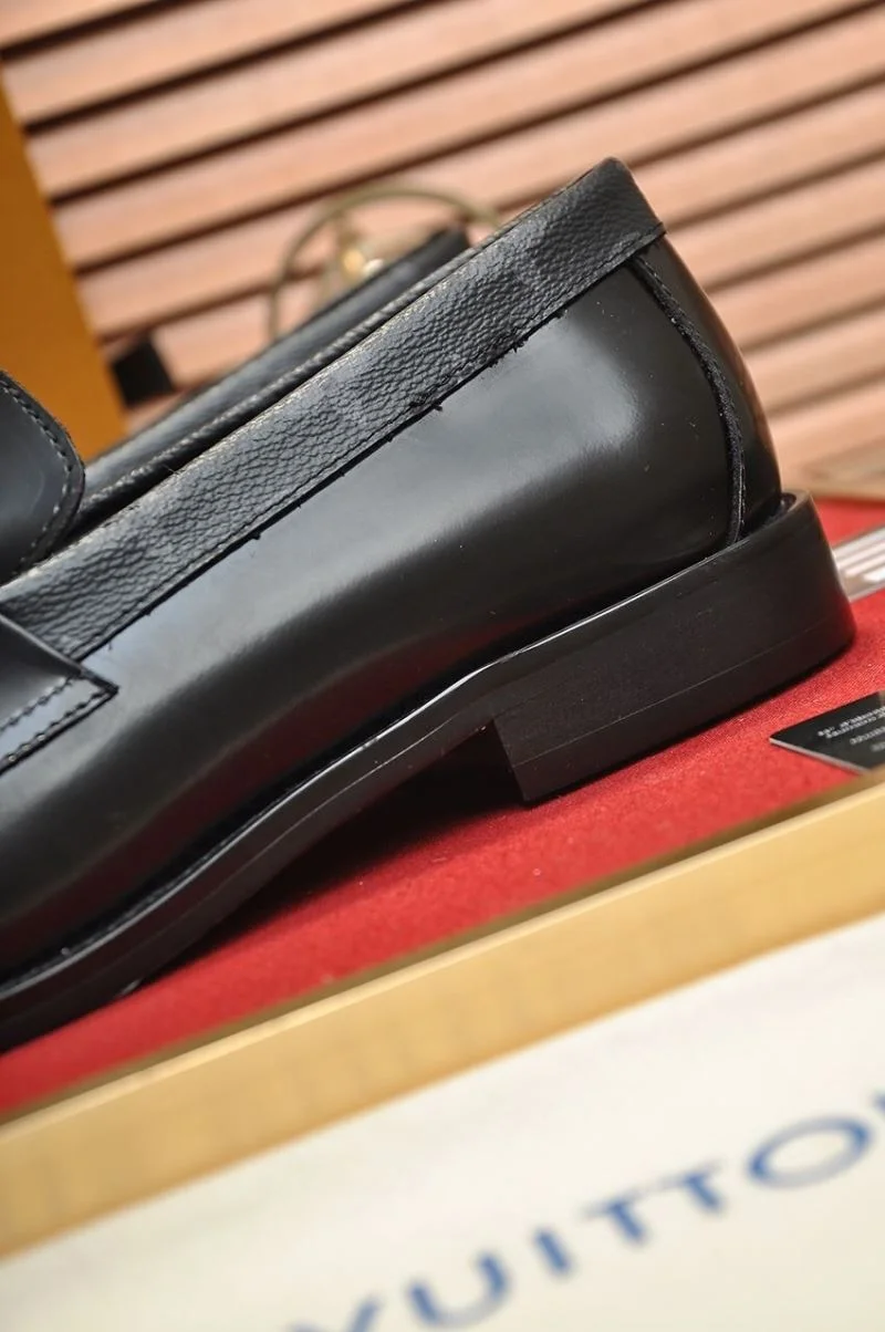 Accurate model Louis Vuitton Business Shoes