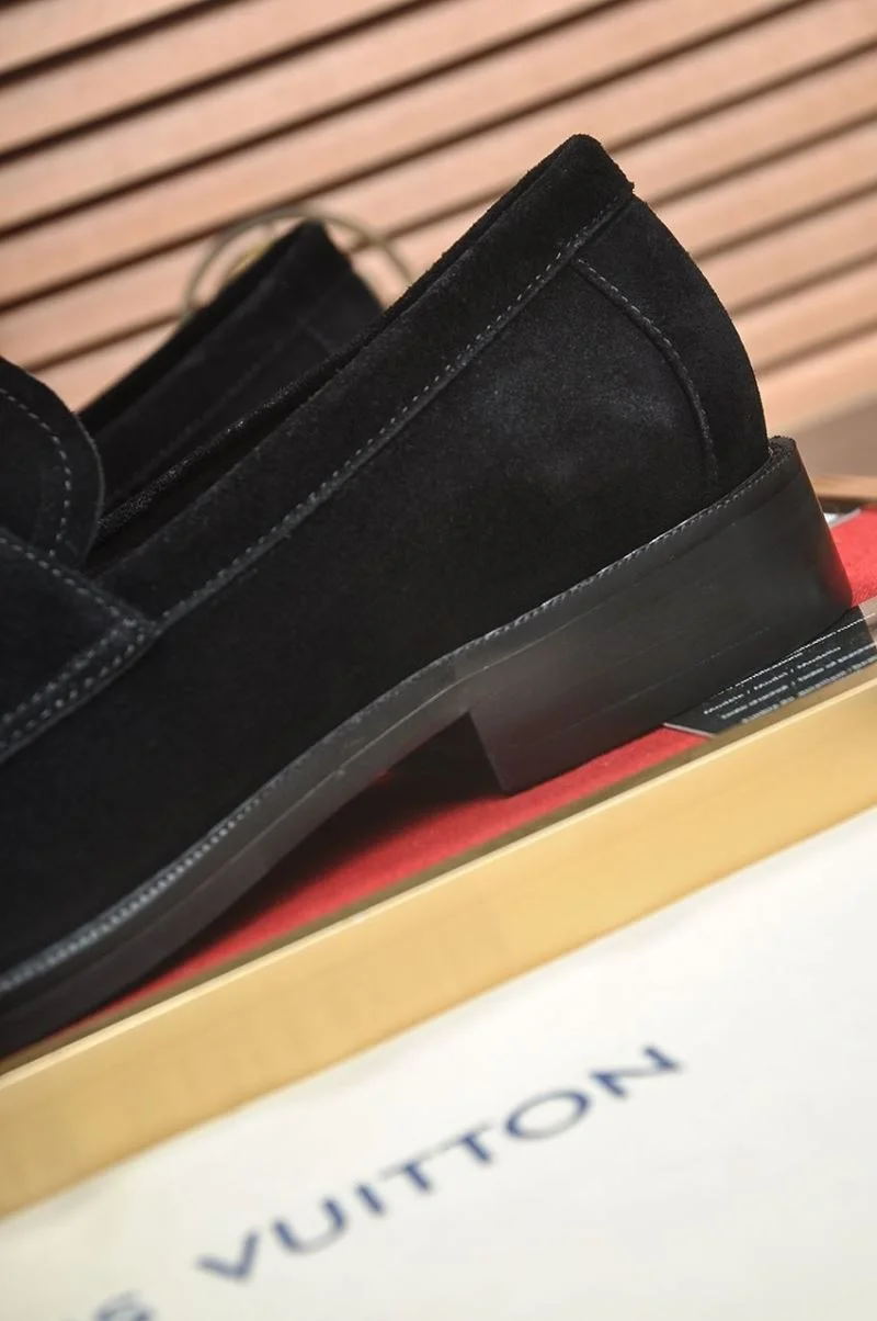 Accurate model Louis Vuitton Business Shoes