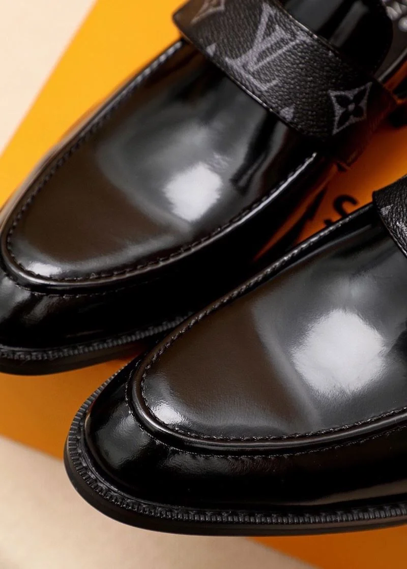 Accurate model Louis Vuitton Business Shoes