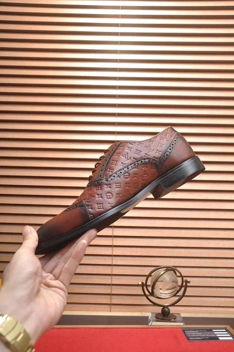 Accurate model Louis Vuitton Business Shoes