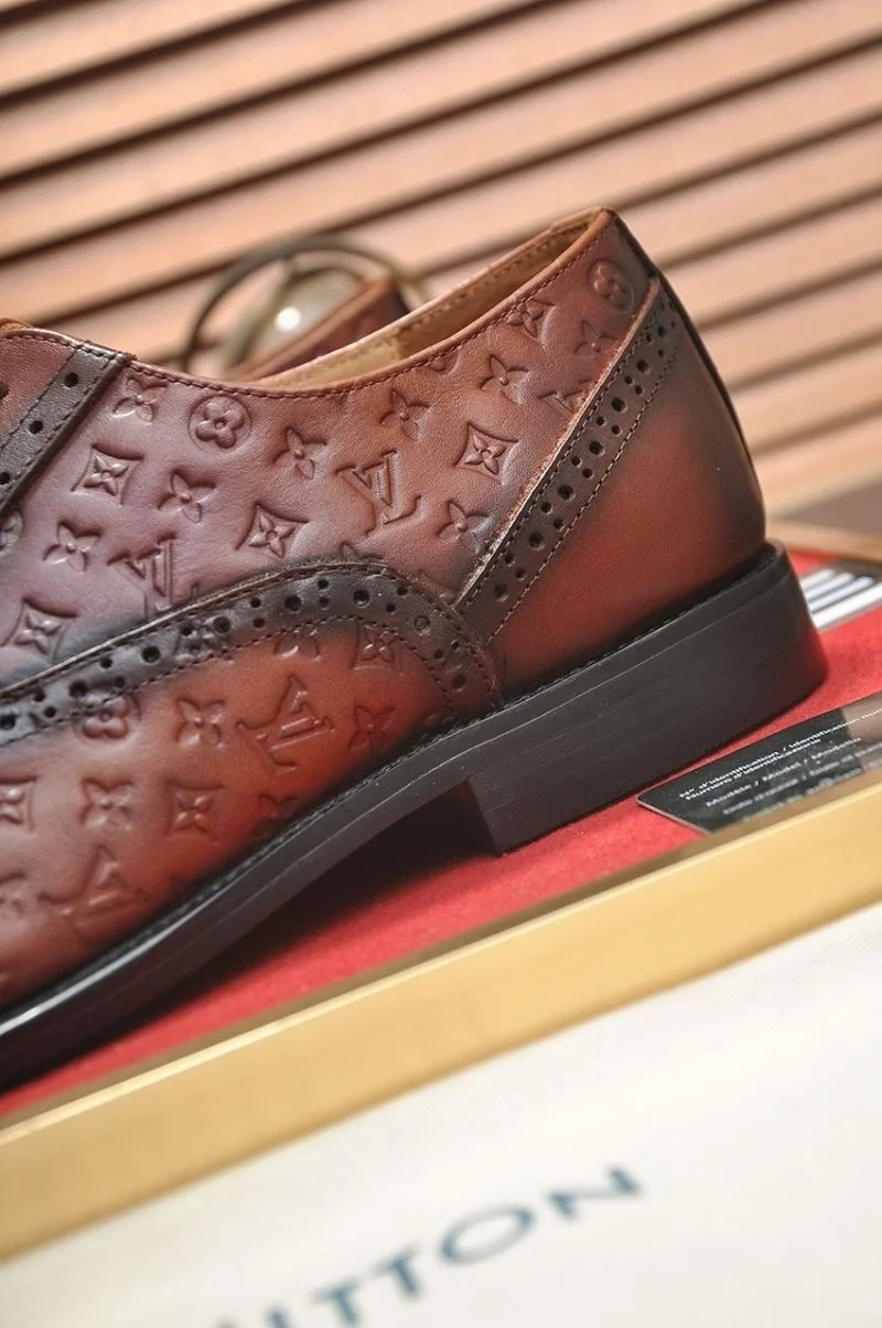 Accurate model Louis Vuitton Business Shoes