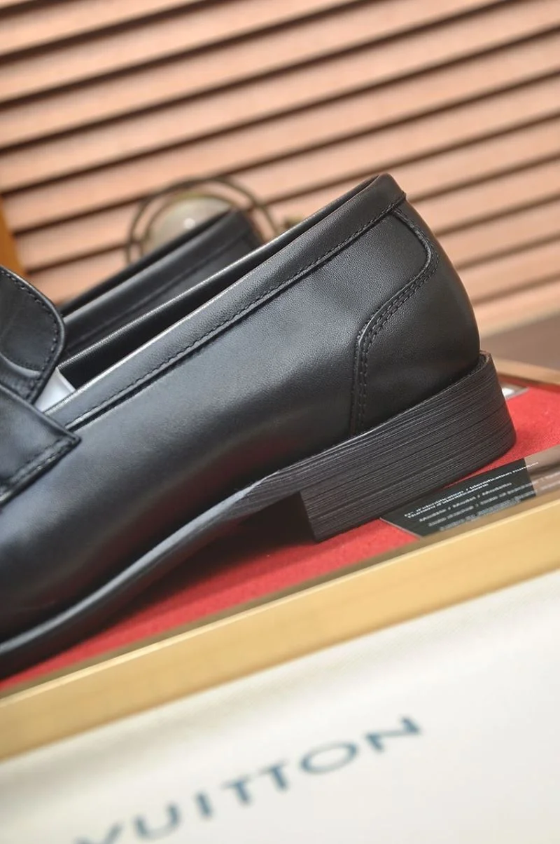 Exact replica Louis Vuitton Business Shoes