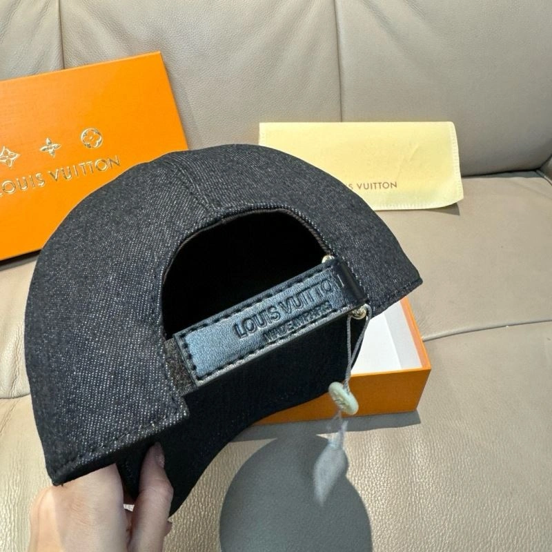 Exact replica Louis Vuitton Caps