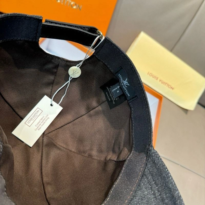 Exact replica Louis Vuitton Caps