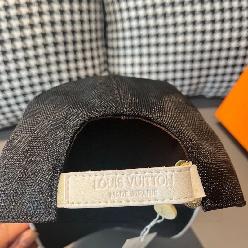 Precise copy Louis Vuitton Caps