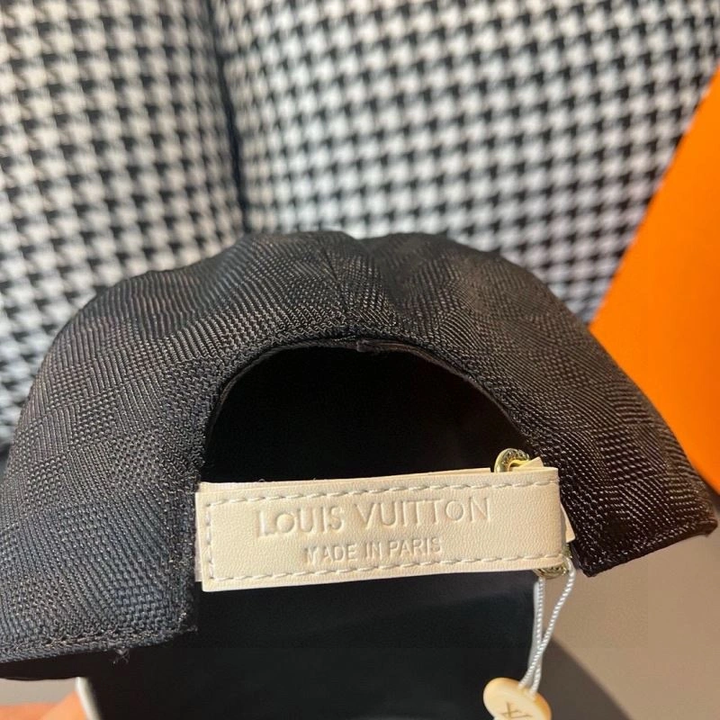 Top mirror Louis Vuitton Caps