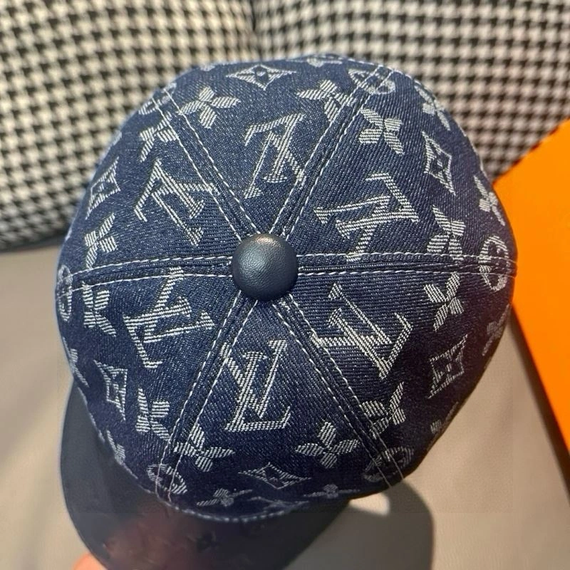 Exact replica Louis Vuitton Caps