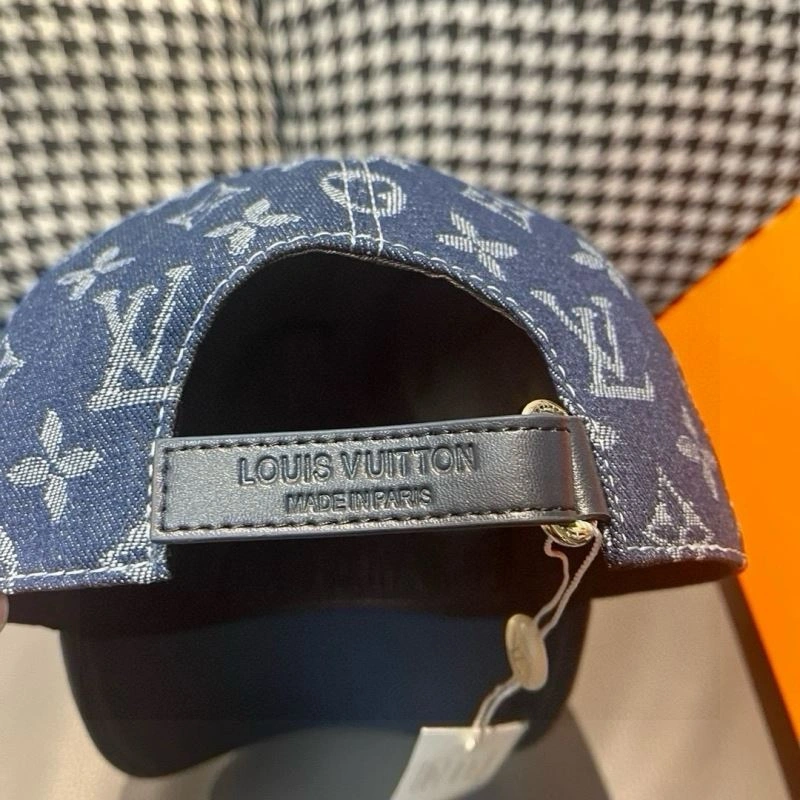 Exact replica Louis Vuitton Caps