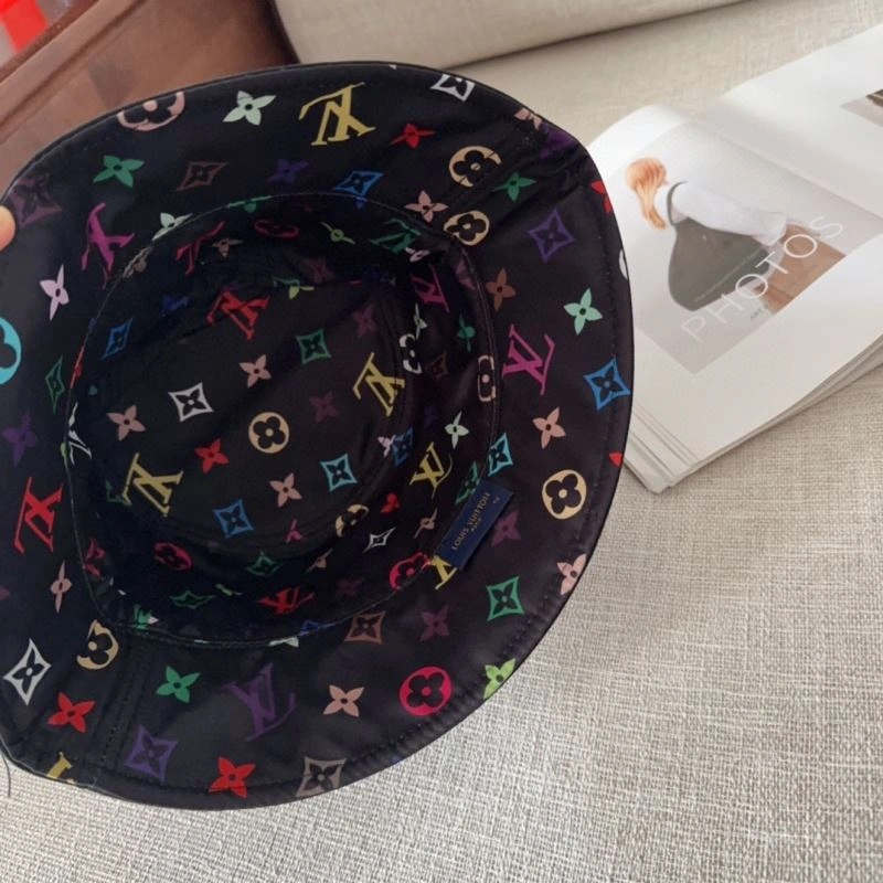 Exact replica Louis Vuitton Caps