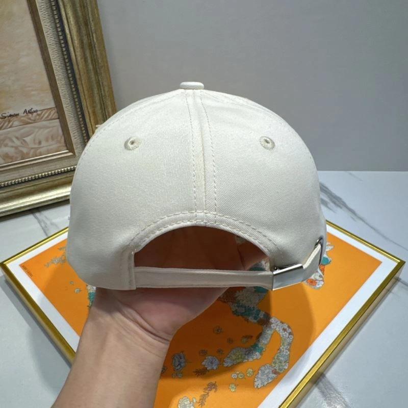 Exact replica Louis Vuitton Caps