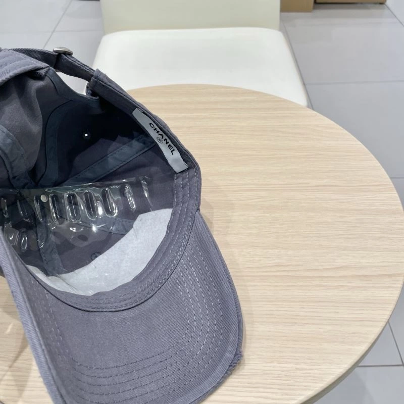Brand-authenticated Louis Vuitton Caps