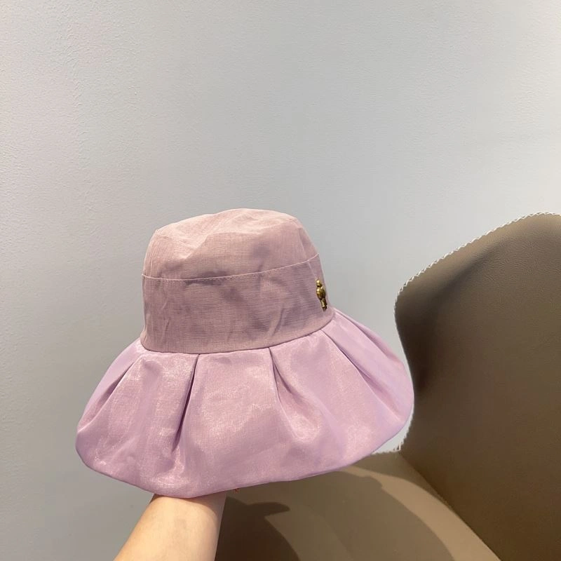 Low-cost Louis Vuitton Caps