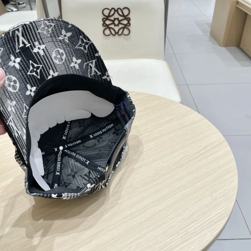 Low-cost Louis Vuitton Caps