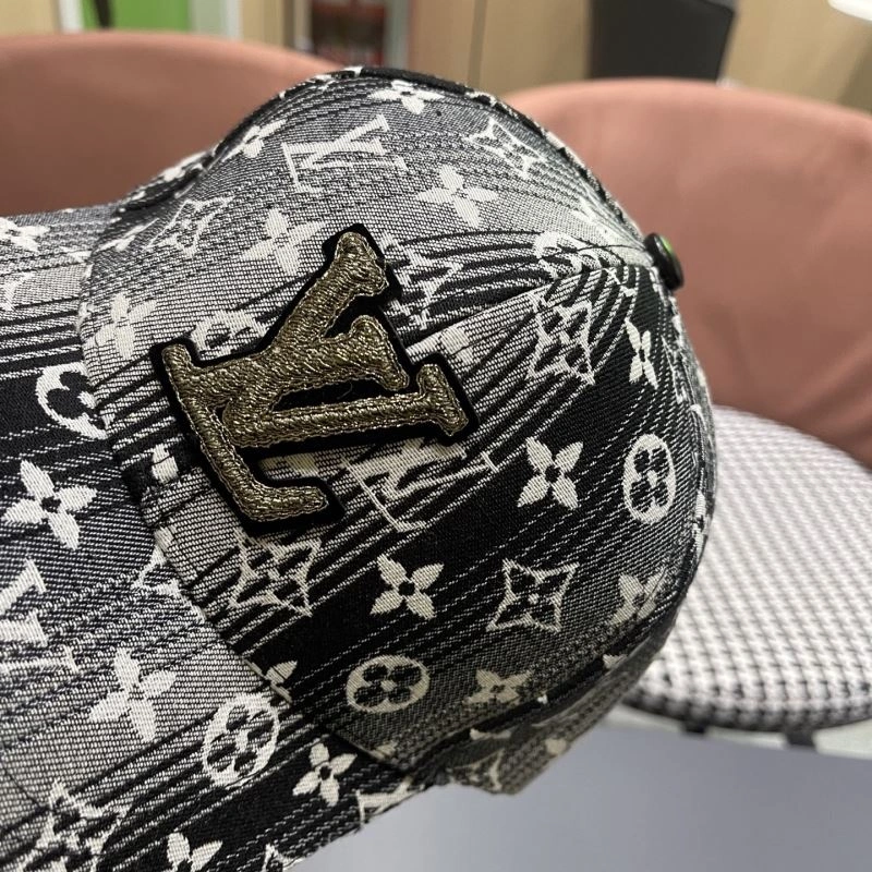 Exact replica Louis Vuitton Caps