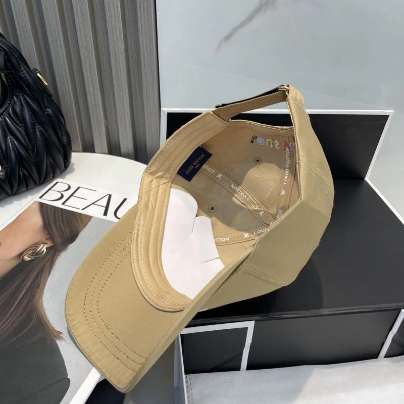 Exact replica Louis Vuitton Caps