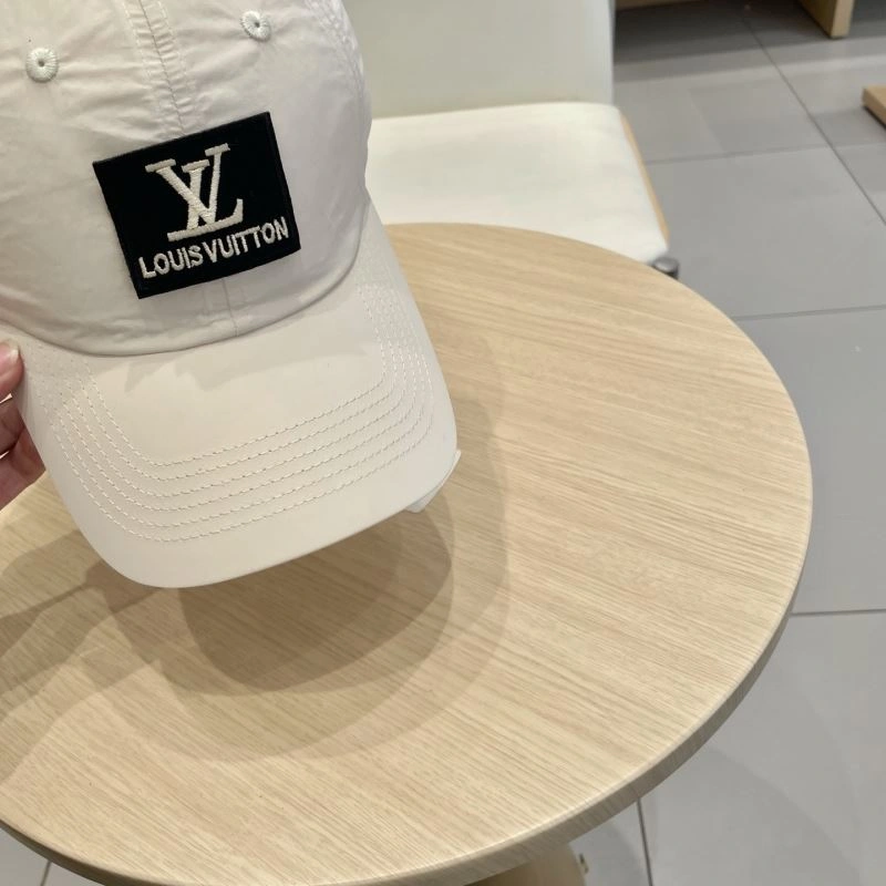 Exact replica Louis Vuitton Caps
