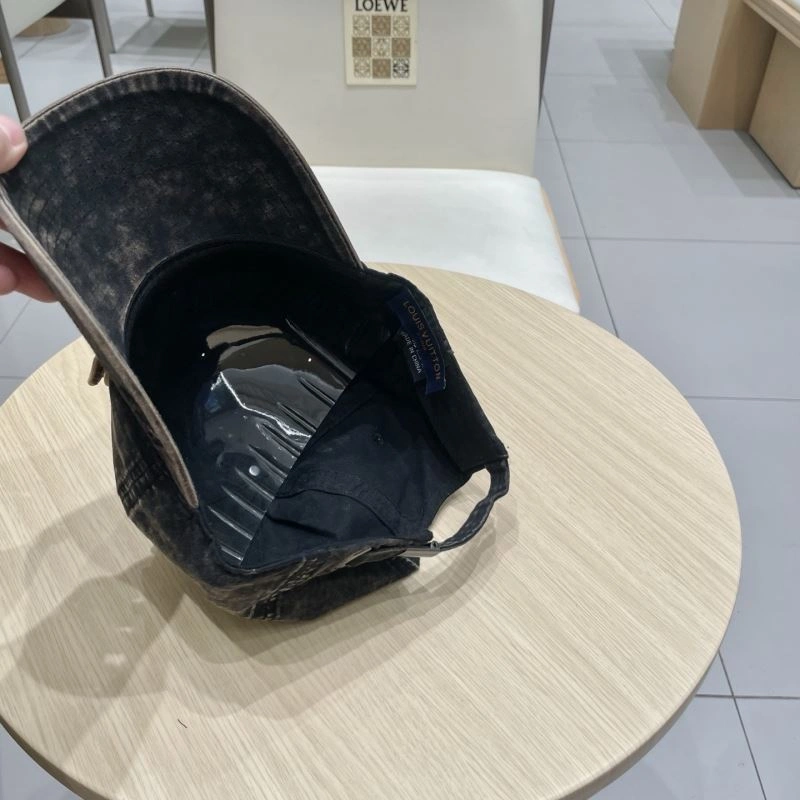 Precise copy Louis Vuitton Caps
