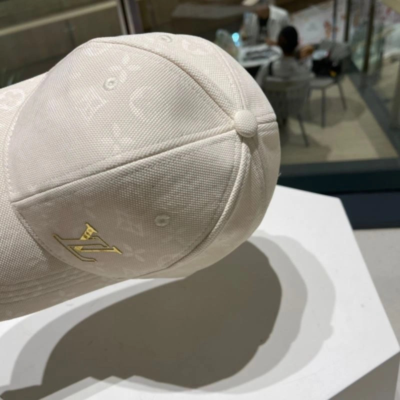 Low-cost Louis Vuitton Caps