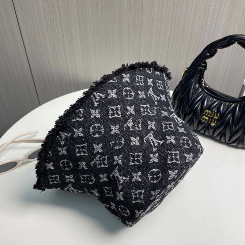 Brand-authenticated Louis Vuitton Caps