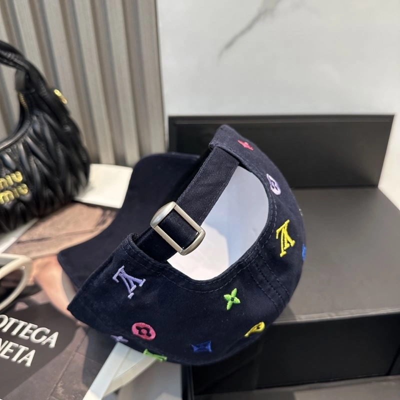 Exact replica Louis Vuitton Caps