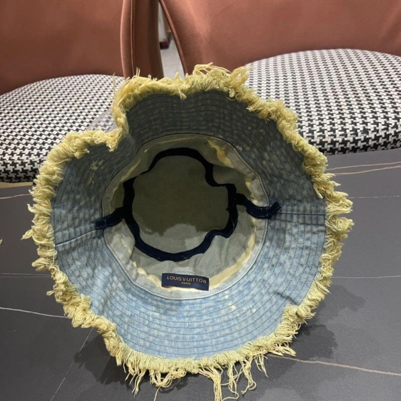 Low-cost Louis Vuitton Caps