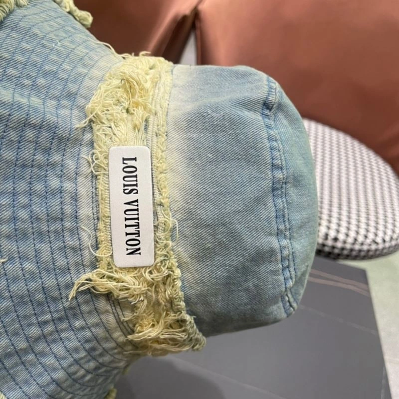 Low-cost Louis Vuitton Caps