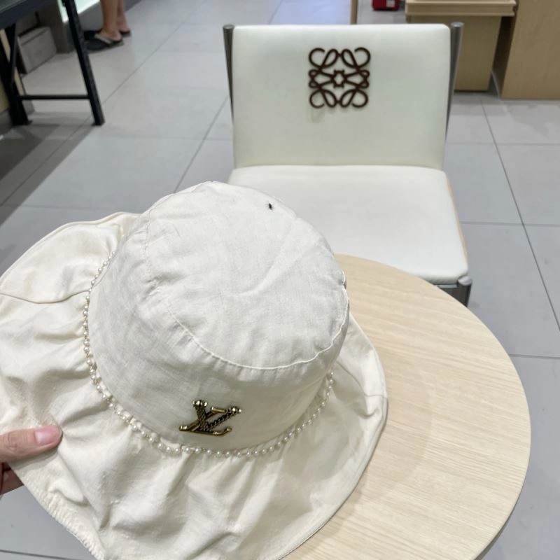 Top mirror Louis Vuitton Caps