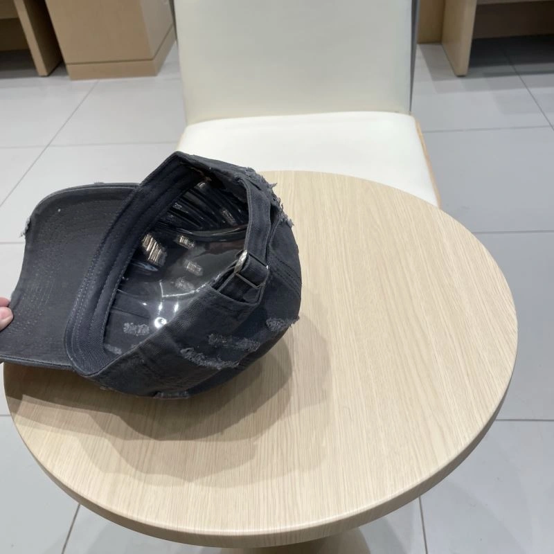 Perfect replica Louis Vuitton Caps