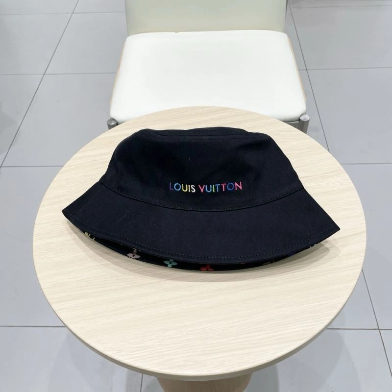 Exact replica Louis Vuitton Caps
