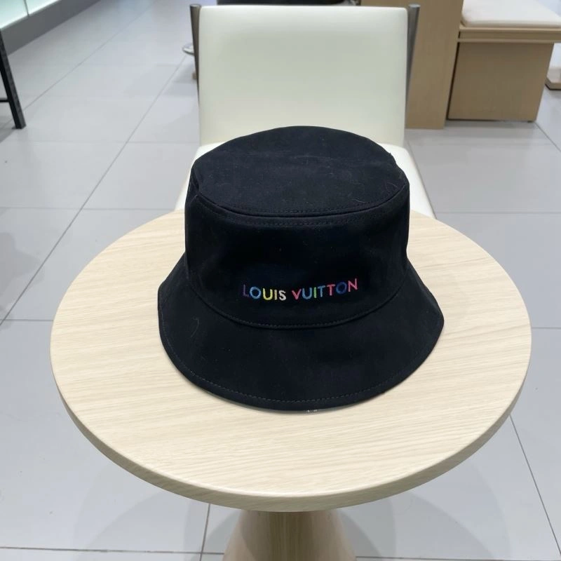 Exact replica Louis Vuitton Caps