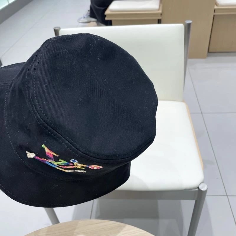 Exact replica Louis Vuitton Caps