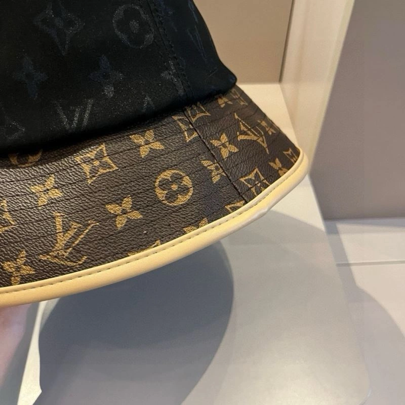 Top mirror Louis Vuitton Caps